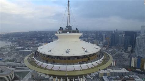 Drone Crashes Into Seattle Space Needle Tower Cnn Video