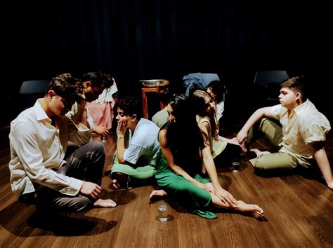 Cena Teatral Fala Comigo Doce Como A Chuva Sesc Paraná