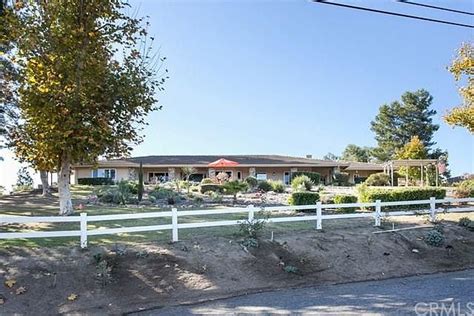 675 Elm Tree Ln Fallbrook Ca 92028 Zillow