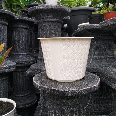 Jual Pot Bunga Putih Motif Anyam 25cm Kota Tangerang Crystallpot