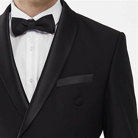 Костюмы свадебные