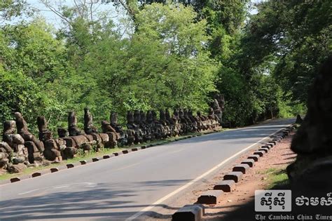 «ខ្លោងទ្វារដីឆ្នាំងពេញនិយមសម្រាប់ការថតរូបអនុស្សាវរីយ៍មុនរៀបអាពាហ៍ពិពាហ៍ សុីសុីថាមស៍