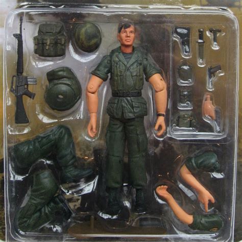 118 Action Figure Details Gator Lerner