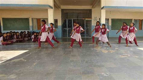 Rayapol Zphs విద్యా వెలుగులకు నెలవై రాయపోల్ పెద్ద బడికి నేటికి 60 వసంతాలు Namasthe Telangana