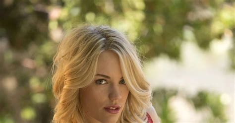 Красная скамейка Пикабу