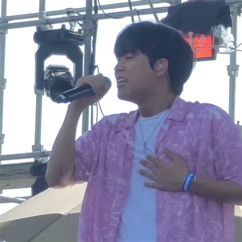 이무진짜왜그러시는거에요 On Twitter 무진이 마지막에 돌고래 천사 세이렌이 동시에 보였어 🐬👼🌊