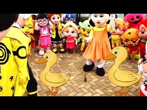 BADUT MENEMUKAN BEBEK DI TAMAN ☆ JOGET BARENG BEBEK - YouTube