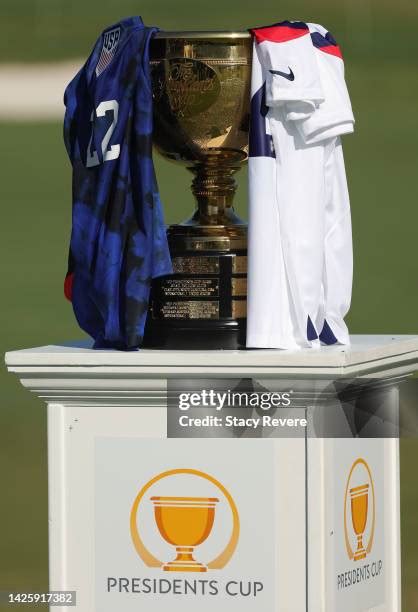 Presidents Trophy Photos And Premium High Res Pictures Getty Images