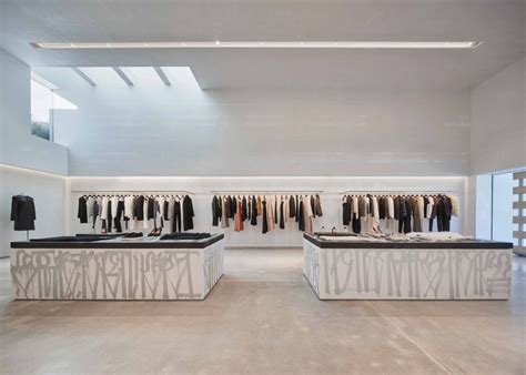 Standard Architecture Creates Hollywood Shop For Helmut Lang