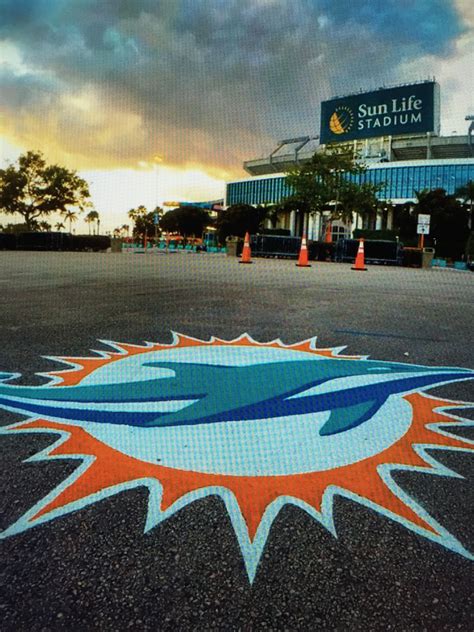 Miami Dolphin Logo Outside Sun Life Stadium In Miami Gardens Fla Dolphins Football Miami