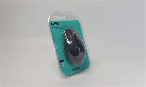 Recenzja pełnowymiarowej myszki Logitech M190