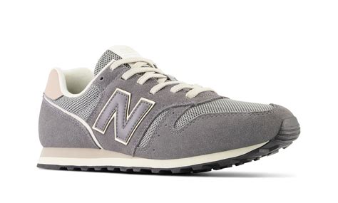 New Balance 373