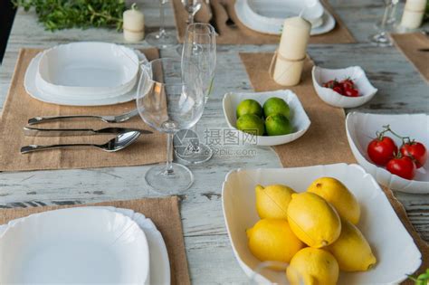 漂亮的桌子布置用木制背高清图片下载 正版图片506232555 摄图网