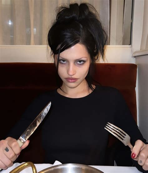 Pin De Shan Em Mood Board ⋆˚࿔ 2️⃣ Penteados Cabelos Curtos Estiloso