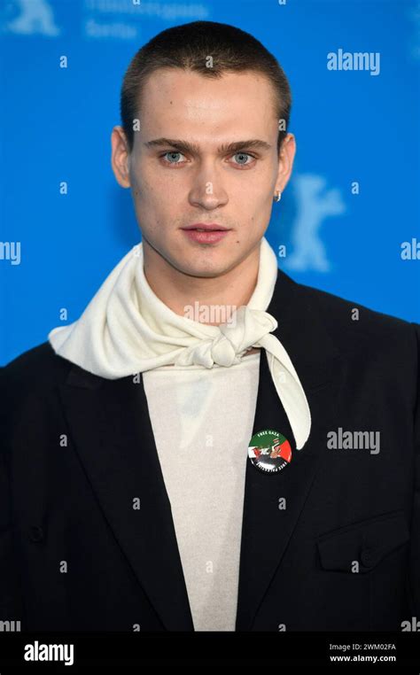 Saul Nanni Beim Photocall Zur Miniserie Supersex Auf Der Berlinale 2024 74 Internationale