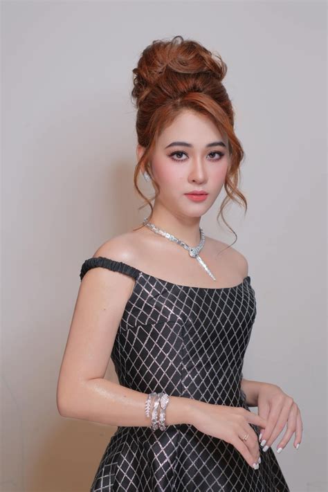 រូបភាពថ្មី ពេជ្រ សូលីកា កាន់តែលេងស្ទាយ៍ស្រស់ស្អាត Khmerload Cambodia Latest News