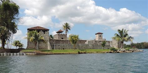 Exploring Lake Izabal And Castillo De San Felipe Lac Geo