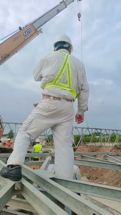 ပြိုကျသွားတဲ့ ဆင်သေချောင်းကူးတံတား အချိန်မှီ ပြန်လည်ပြင်ဆင်ကြနေတဲ့ မြင်ကွင်း Youtube