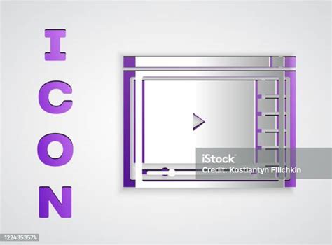 종이 컷 온라인 회색 배경에 격리 된 비디오 아이콘을 재생합니다 재생 기호와 필름 스트립 종이 아트 스타일입니다 벡터 일러스트레이션 3차원 형태에 대한 스톡 벡터 아트 및