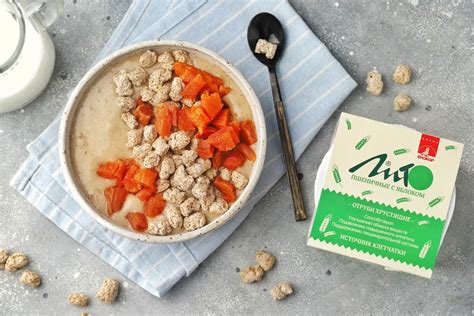 Банановая каша с отрубями и курагой к завтраку