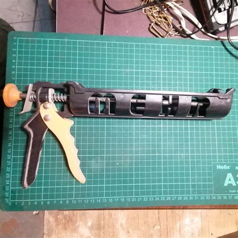 خرید و قیمت دستگاه چسب زن مهر ابزار جوانمردی مخصوص انواع چسب تیوبی