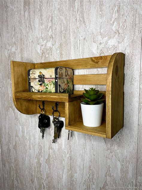 Ключница настенная деревянная цвет орех в интернет магазине на Ярмарке Мастеров Полки Москва