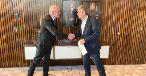 Burgemeester Van Rheden Uit Zorgen Om Toenemende Tweespalt Geven We