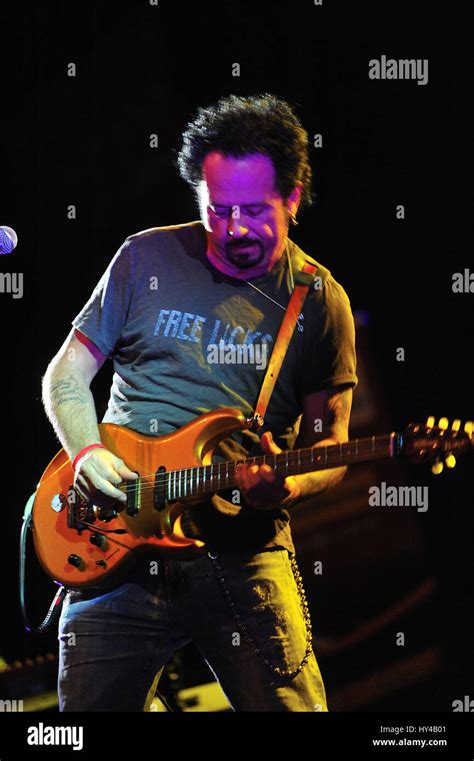 Guitar Virtuoso Steve Lukather Hi Res Stock Photography And Images Alamy