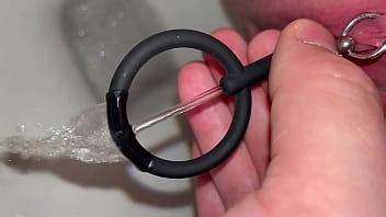 Using Dilator For Clit Pissing XNXX