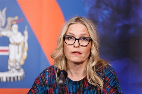 Metri að þykkt og sex milljón rúmmetra stór