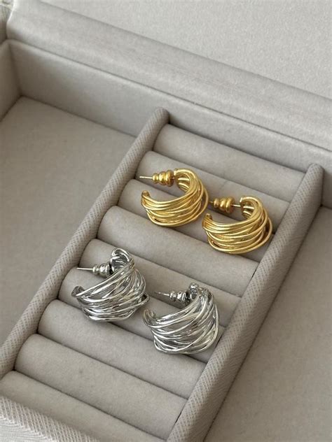 Серьги в стиле селин — цена 1050 грн в каталоге Серьги Купить аксессуары по доступной цене на