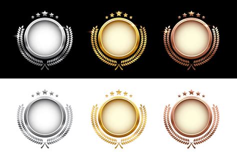 빛나는 서클 메달 세트 월계관 화 환 별 벡터 일러스트 레이 션 우승자에 대한 크롬 빛나는 라운드 배지 상 흑백 배경에 수상 트로피 후보 럭셔리 기호 1위에 대한 스톡 벡터