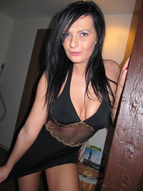 Geile Hausfrau Braucht Viel Sex