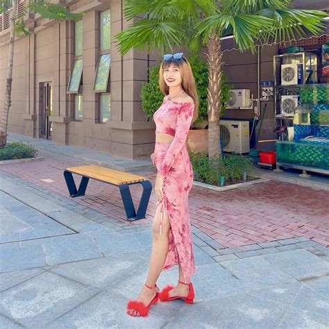 Mays ⚜️𝓞𝓛𝓘𝓥𝓘𝓐⚜️ 🩶 𝑭𝒆𝒎𝒊𝒏𝒊 𝑳𝒐𝒐𝒌 ကိုမှ 𝑯𝒊𝒈𝒉 𝑪𝒍𝒂𝒔𝒔 𝒎𝒐𝒐𝒅 အပြည့်ပေး စွမ်းနိုင်တဲ့ 𝑷𝒂𝒓𝒕𝒚 𝑫𝒓𝒆𝒔𝒔 လေး