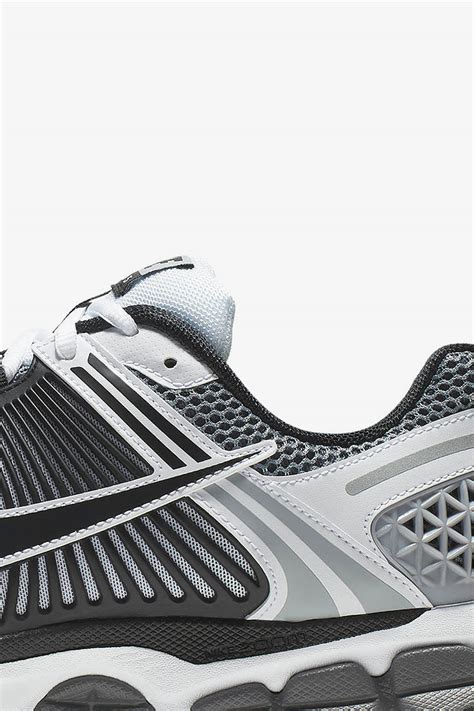 Zoom Vomero 5 'Black and Metallic Silver' (CI1694-001) release date ...