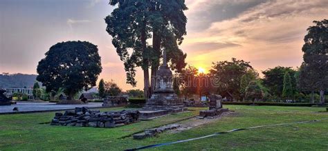 The Sun Sets Behind The Beautiful Temple Stock Image Image Of Gold Outdoor 319764925