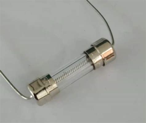 แพ็ค10ชิ้น Fuse 2 5a 250v หลอดแก้ว20มิล ใส้เกลียวใหญ่แบบขาดช้า ฟิวส์หางหนู ของดี จากญี่ปุ่น