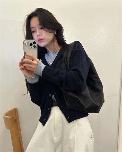 유인어스 라타 여성 봄 하객룩 출근룩 오피스룩 레이어드 이너 브이넥 가디건