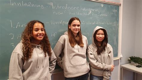 India 15 Frida Sofie 15 Og Line 14 Er Ruseksperter Og Underviser Medelever På Jordal