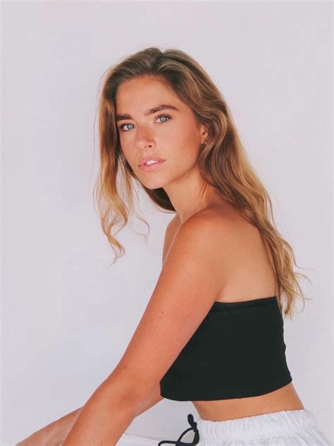 Iris • Bali Model Agency