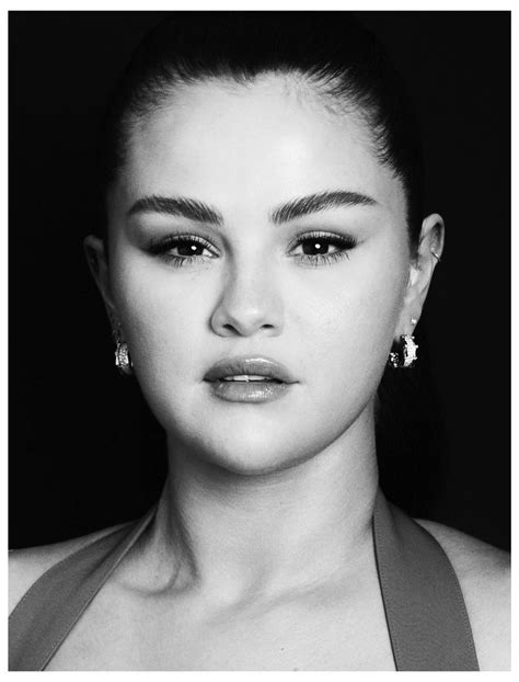 Selena Gomez New Pic Rselenagomezhot