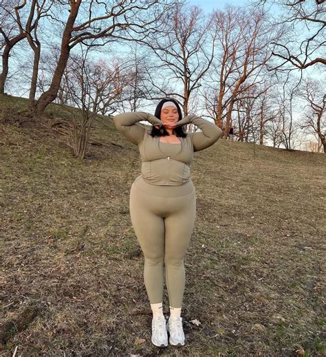 15 Types Of Pants That Women Must Have In Their Wardrobes