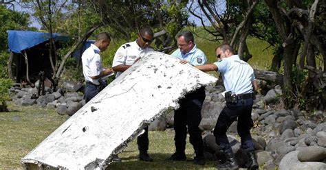 Pilot S Suicidal Act Buries Missing Flight Mh In Ocean Trench