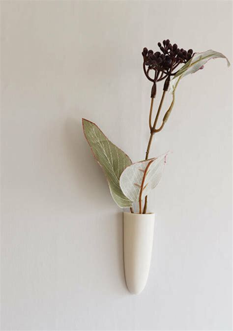 写真 4枚目 ダイソーってやっぱ天才！さすが特許出願済み♡狙った角度で差せていい感じに壁に貼り付くベース Locari（ロカリ）