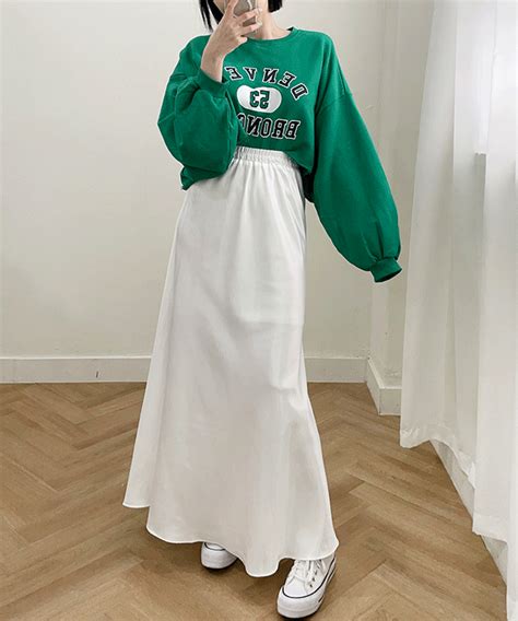 사계절코디주문폭주 사틴 머메이드 롱스커트 2color 화이트 블랙 데일리 캐주얼 속치마안감 허리밴딩 샤이니 맥시 새틴 롱치마 여리여리 훌스커트 간절기코디 에이블리