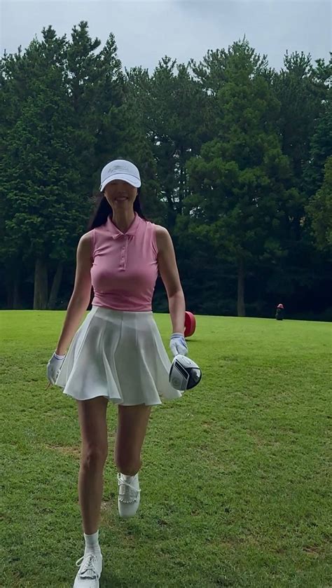 김미주 캐디님~ 저는 하나 더 치는거 좋아하지 않아요😆 그냥 룰대로 고고 하고 저 좀 걸을께요~ 텐버디 골프화 신고 총총총😁 Tenbirdie Golf 명랑골프