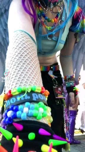 Rainbow Dash Cosplay [video]