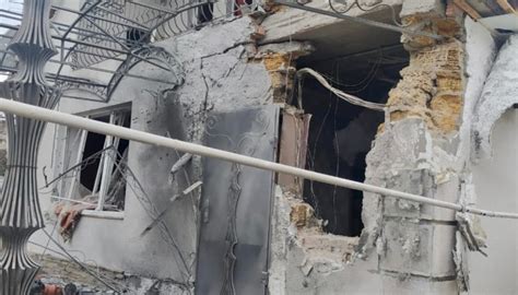 Обстріл Херсона під завалами будинку загинув чоловік Новости Section Ukr Net