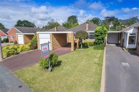 Property Valuation 51 Linden Lea Finchfield Wolverhampton Wv3 8bq