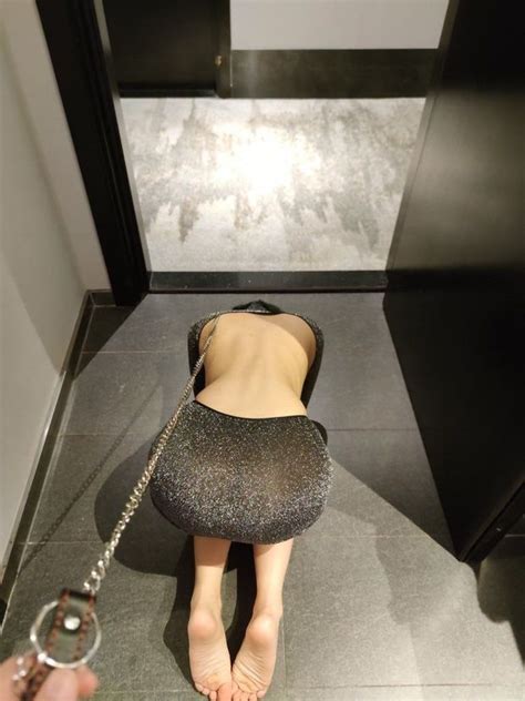 Bringing My Sex Slave For A Walk Sexclub1122